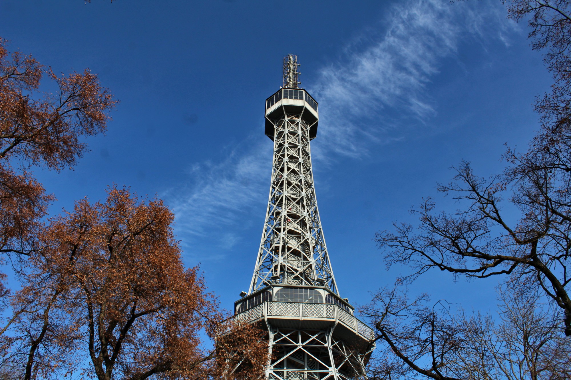 Torre de Petrín, un mirador exuberante - Viajeros por el Mundo